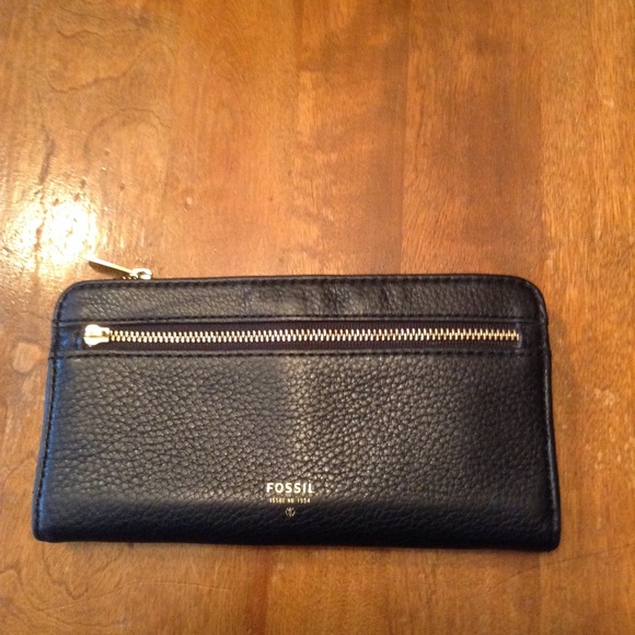 Fossil | Bags | Fossil Black Leather Wallet | Poshmark